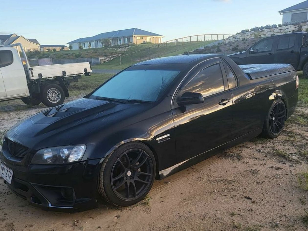 2008 Holden COMMODORE - Tarryn - Shannons Club