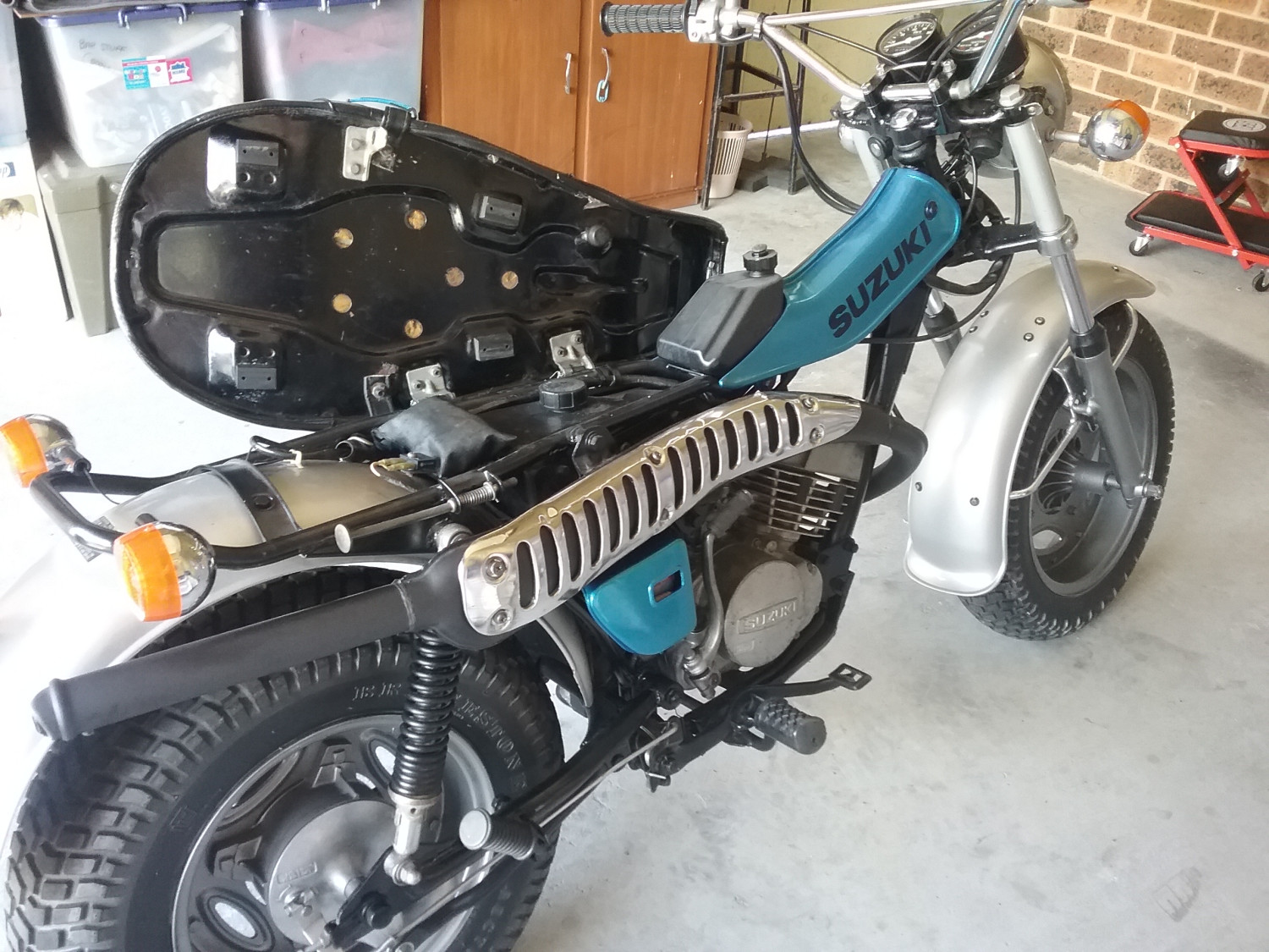 1976 Suzuki RV 125 - karluva - Shannons Club