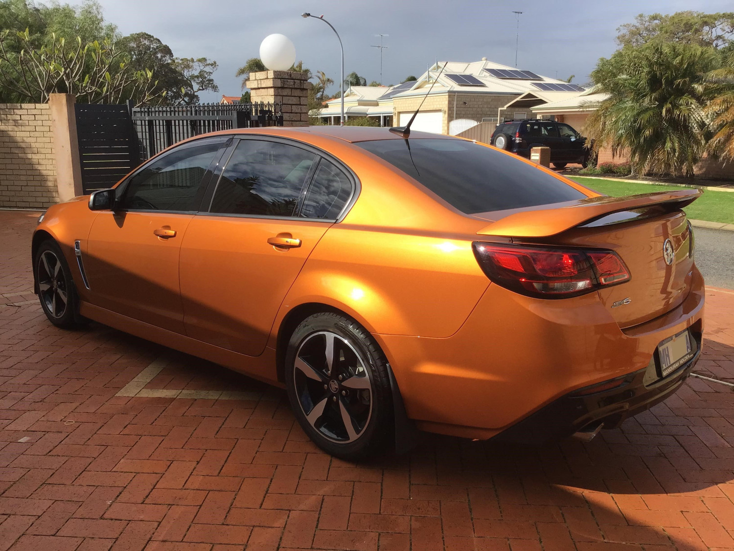 2017 Holden COMMODORE SV6 - mikindwa - Shannons Club