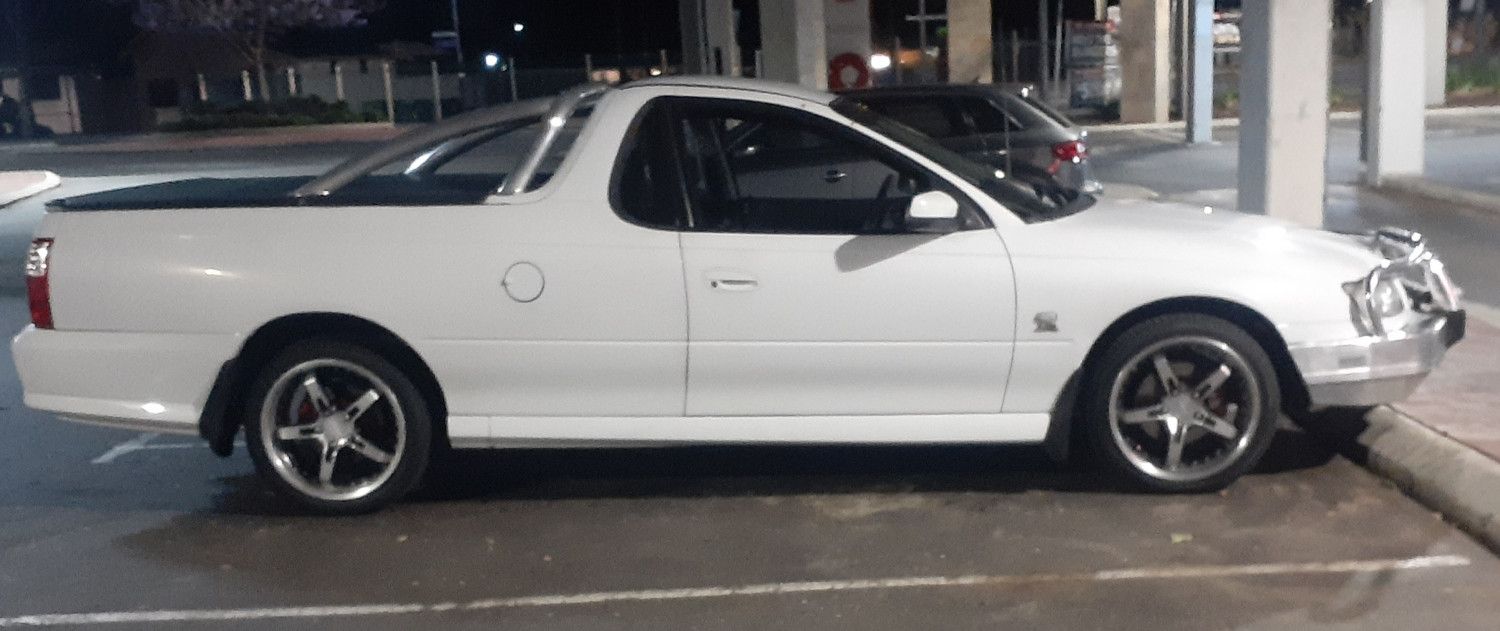 2004 Holden Commodore S - CalLee - Shannons Club