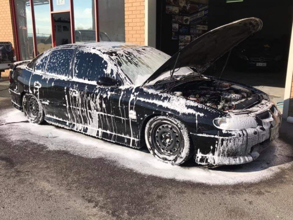 2001 Holden VX SS - Forryy - Shannons Club