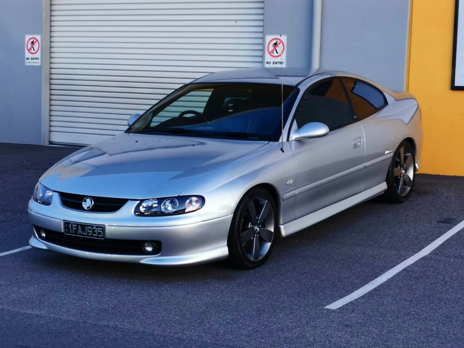 2003 Holden MONARO CV8 - brettdetracy2 - Shannons Club
