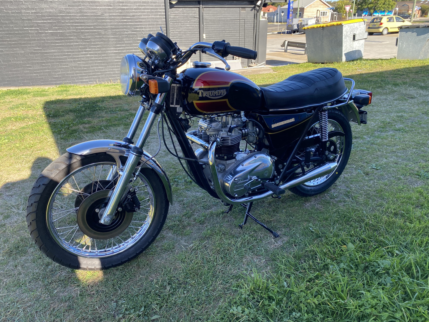 1986 Triumph 744cc BONNEVILLE - thomson056 - Shannons Club