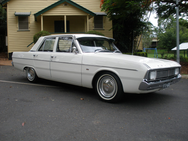 1971 Chrysler vg valiant - slantaclaus - Shannons Club
