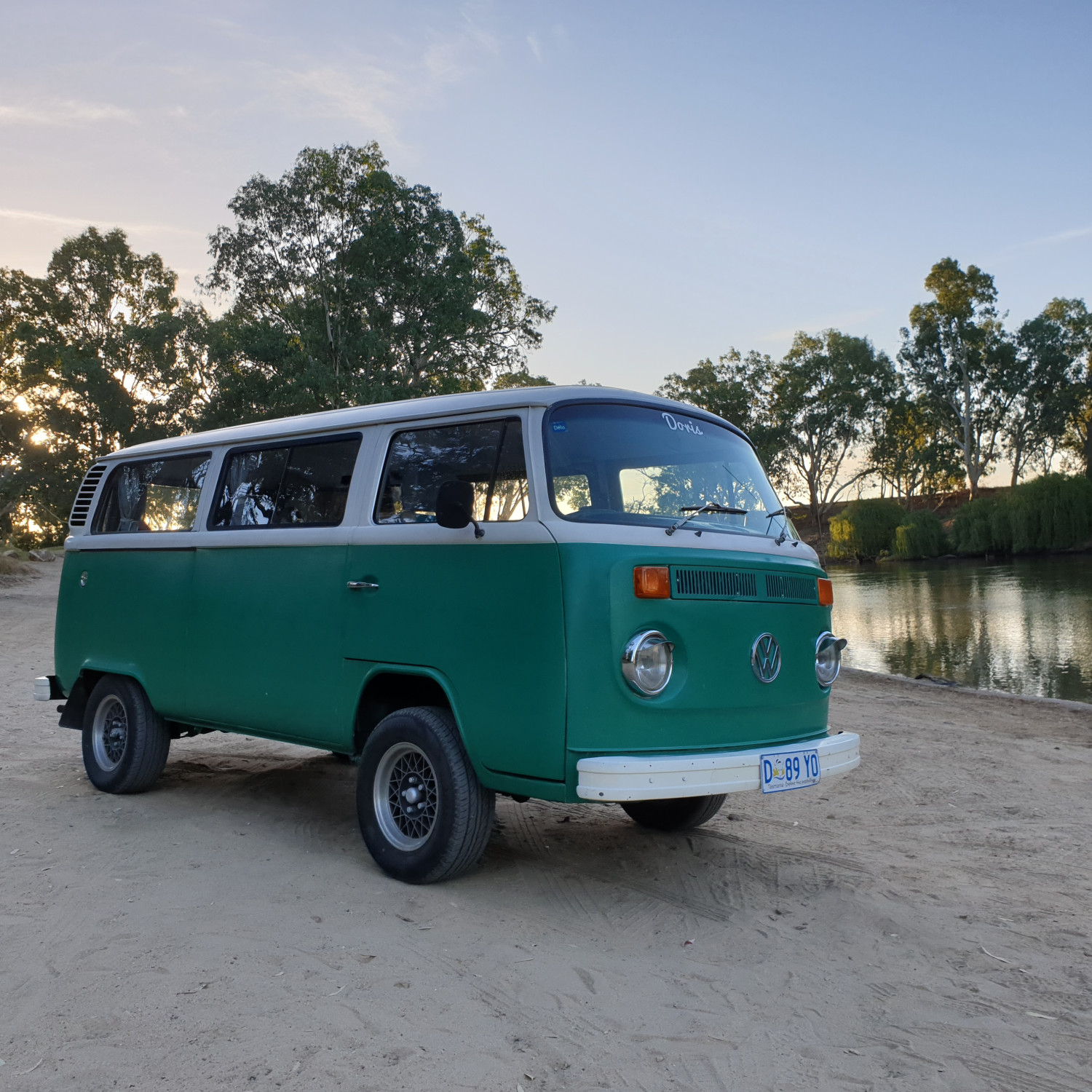 1977 Volkswagen KOMBI - michaelgrnhill - Shannons Club