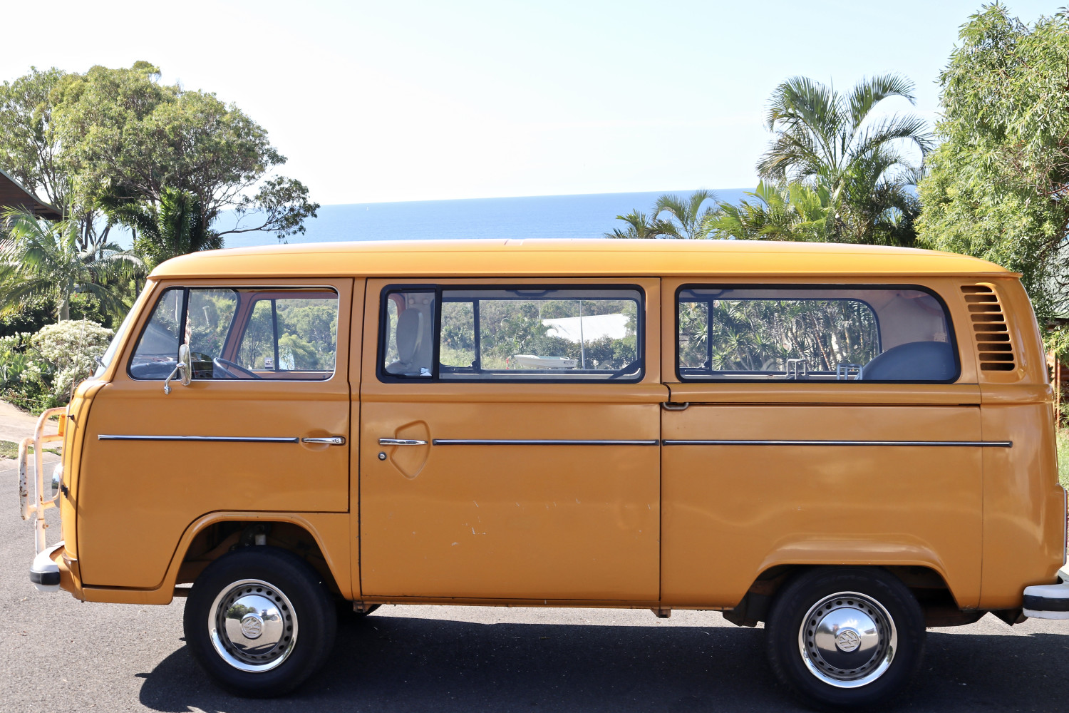 1975 Volkswagen KOMBI - Ktasana777 - Shannons Club