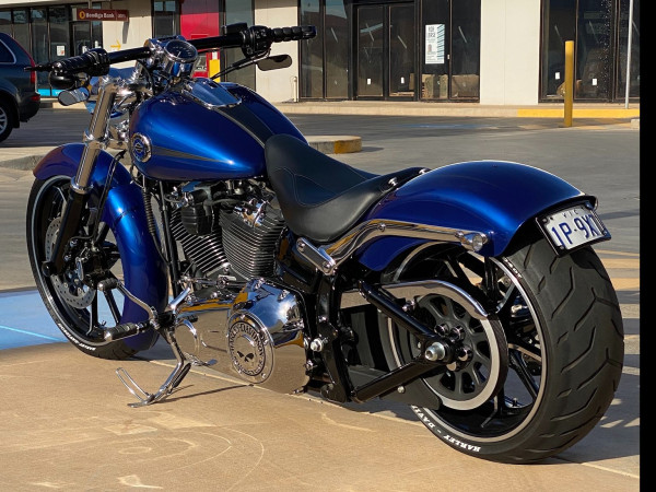 2015 Harley-Davidson Breakout - Barragwanas - Shannons Club