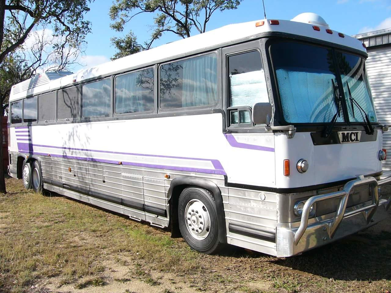 1984 MCI MCI-9 - painey53 - Shannons Club