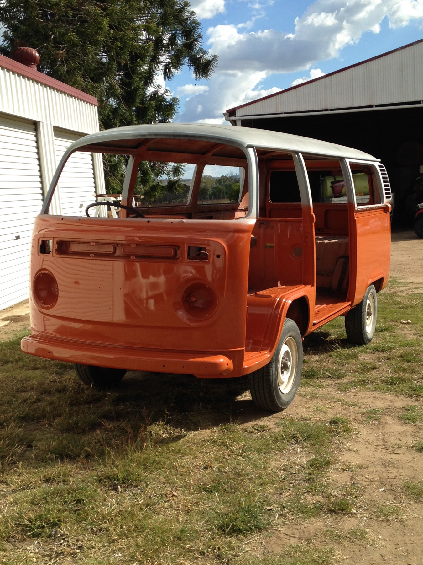1974 Volkswagen Micro Bus - lauriesawtell - Shannons Club