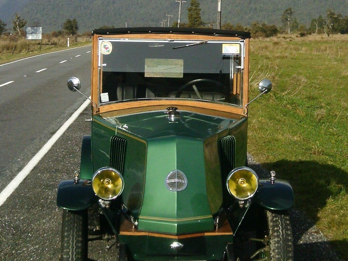 1925 Renault MT - AshurUballitII - Shannons Club