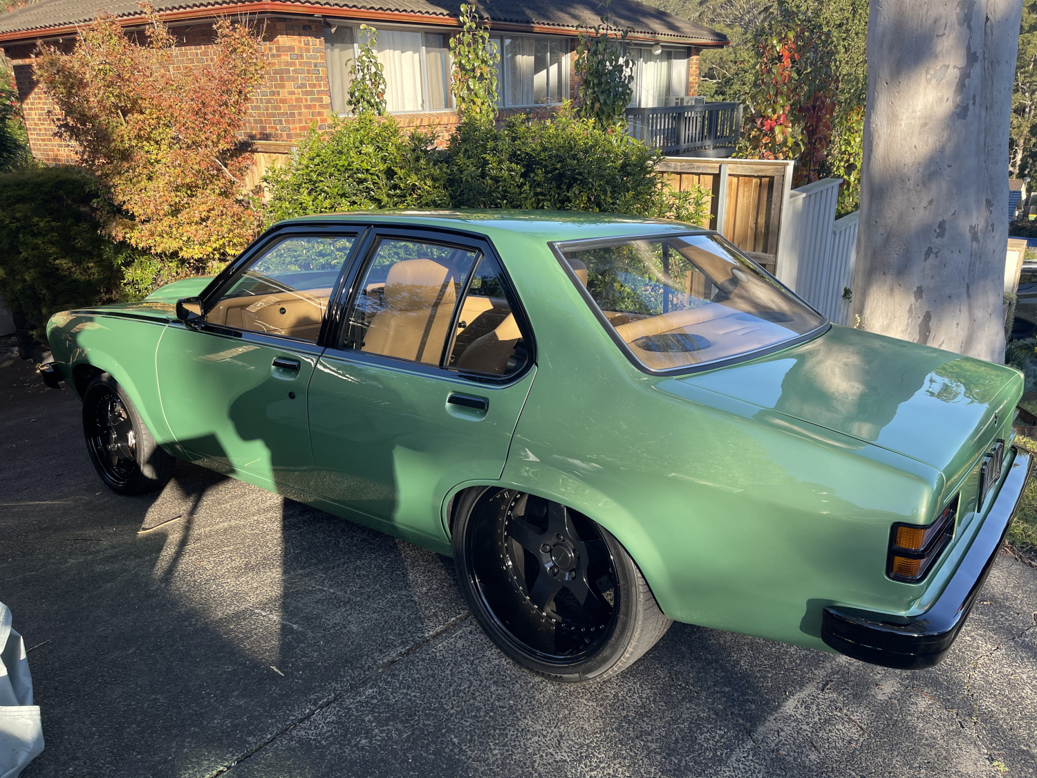 1976 Holden TORANA - Lxshow - Shannons Club
