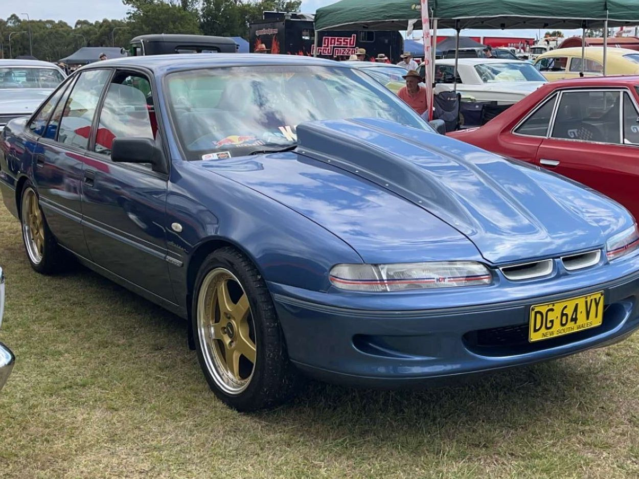 1995 Holden Vs - Mitchell02 - Shannons Club