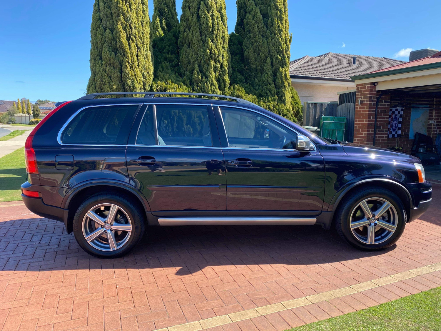 Fascinating Volvo Xc90 R Design 2010 Gallery