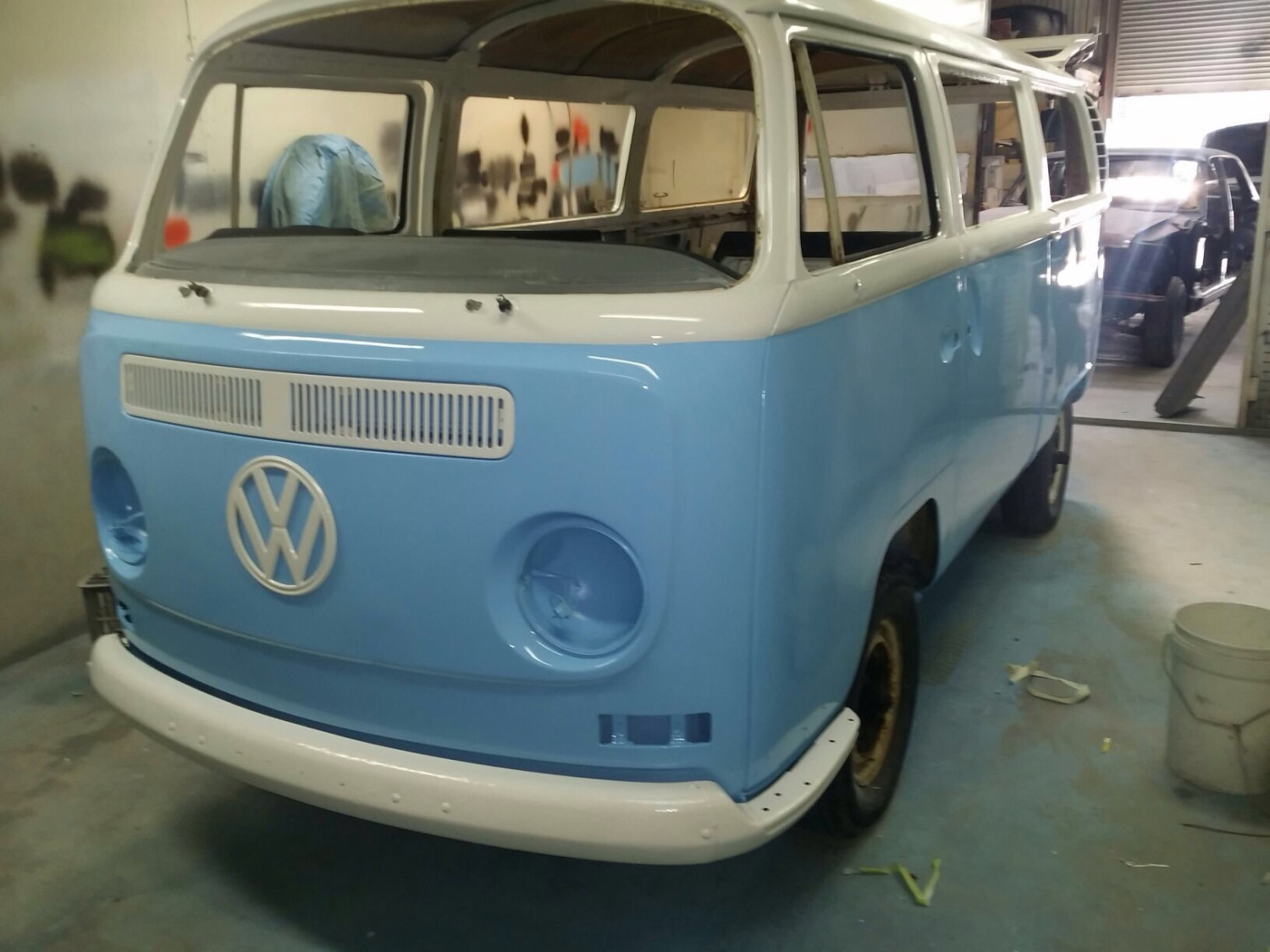 1969 Volkswagen KOMBI - KombiCourt - Shannons Club