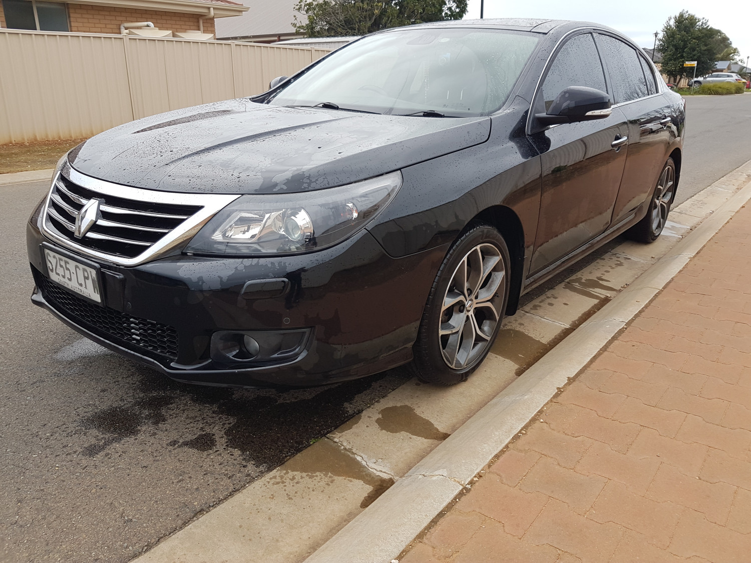 2013 Renault latitude | 2023 Shannons Club Online Show & Shine