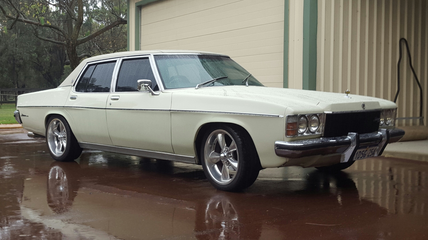 1975 Holden Statesman Deville - RoycePeters - Shannons Club