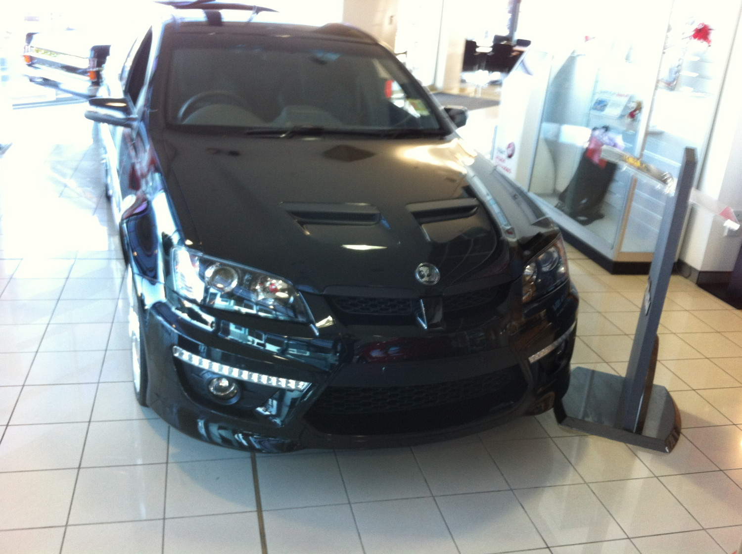 2011 Holden Special Vehicles MALOO R8 - Wrarthis - Shannons Club