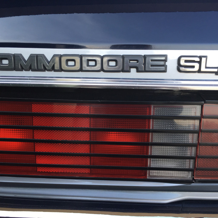 Holden Commondore SLE Club - Shannons Club