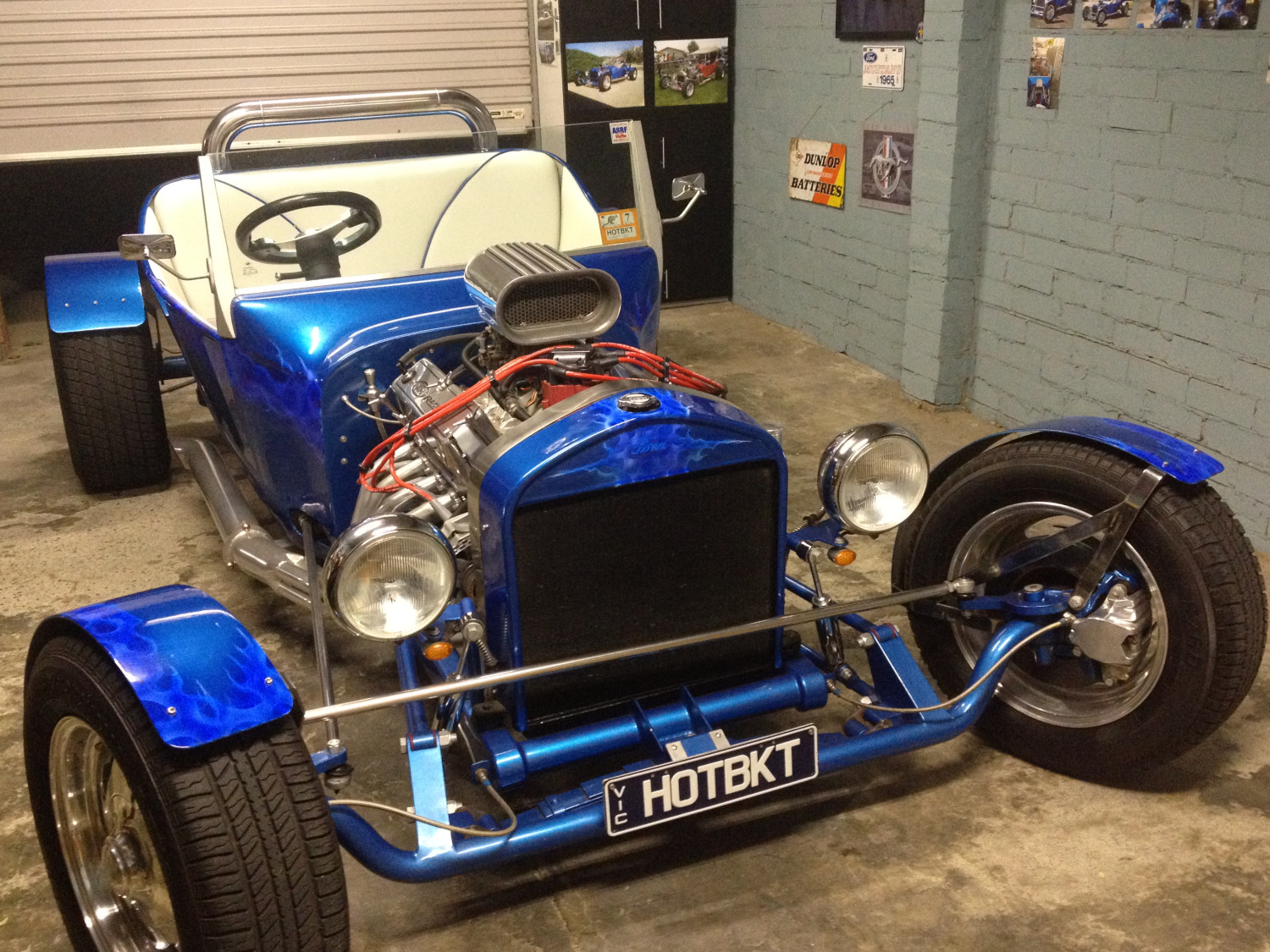 Photo by Domsbucket - Shannons Club