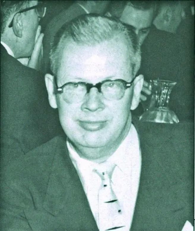 Photo by MarkOastler - Shannons Club